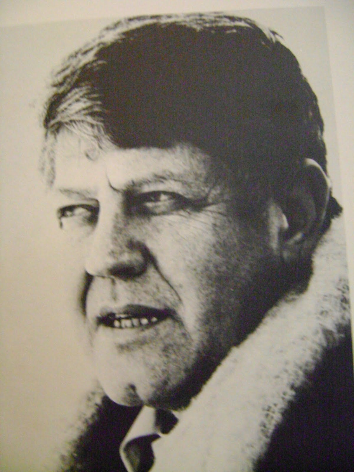 LUIS TRIMANO - Arte Gráfica: Hugo Pratt - foto: Carlos Saldi