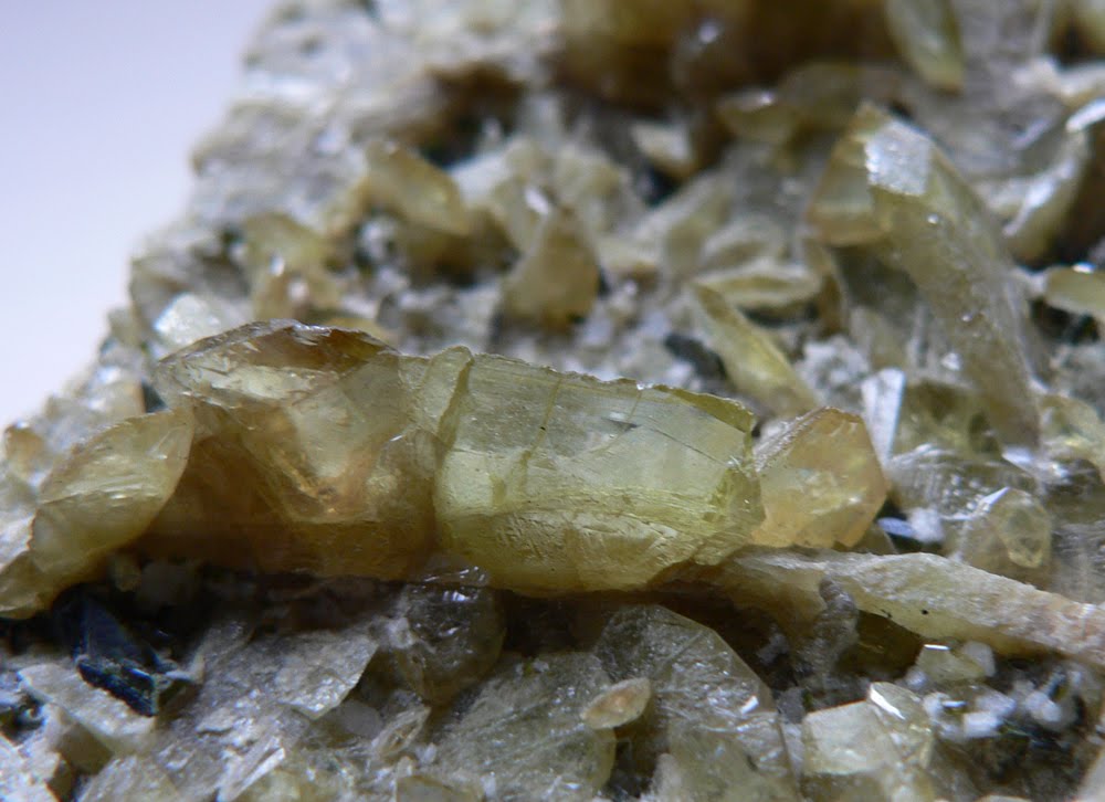 MINERALES: TITANITA o ESFENA