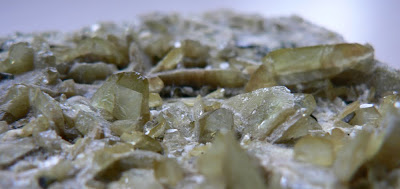 MINERALES: TITANITA o ESFENA