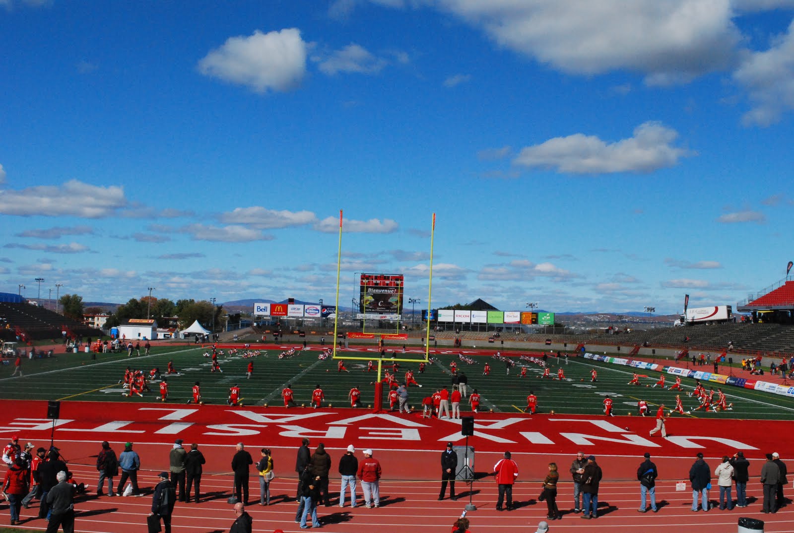 En direct du Québec: Match des Rouges et Or à l'université Laval