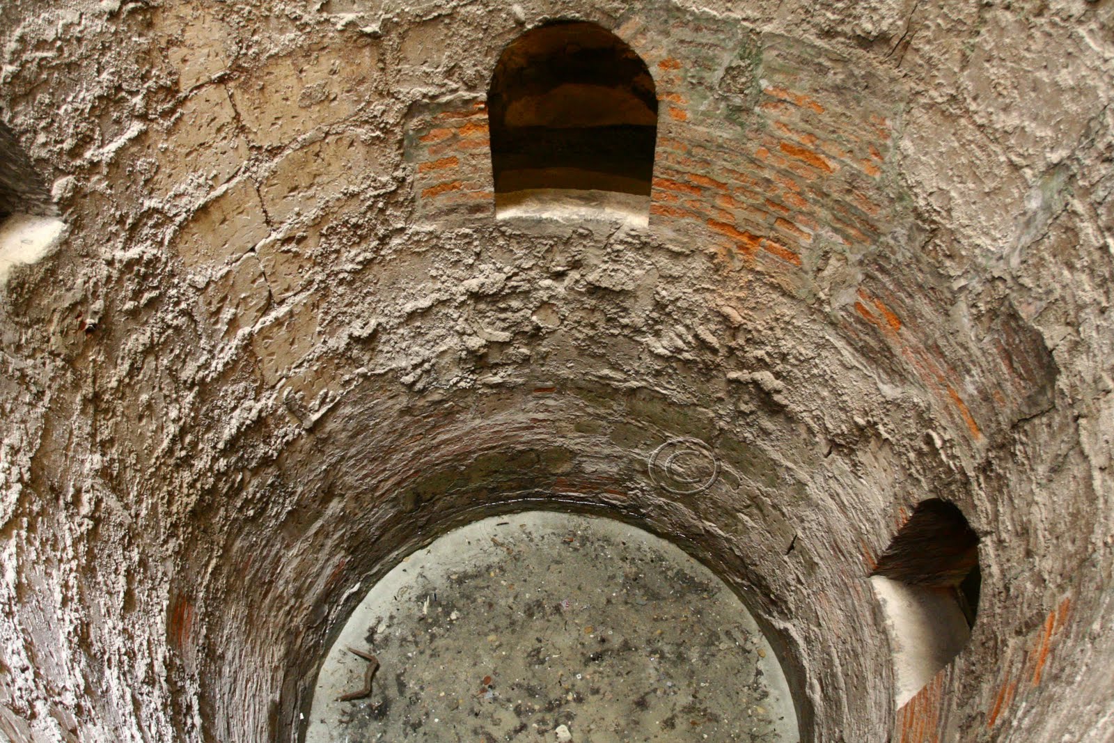 Piqture-PerFect: Egypt, Alexandria (Catacombs of komash)