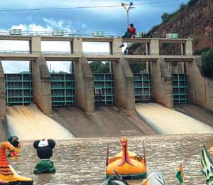 * IDENTIDAD : ABREN COMPUERTAS EN PRESA LA ANGOSTURA