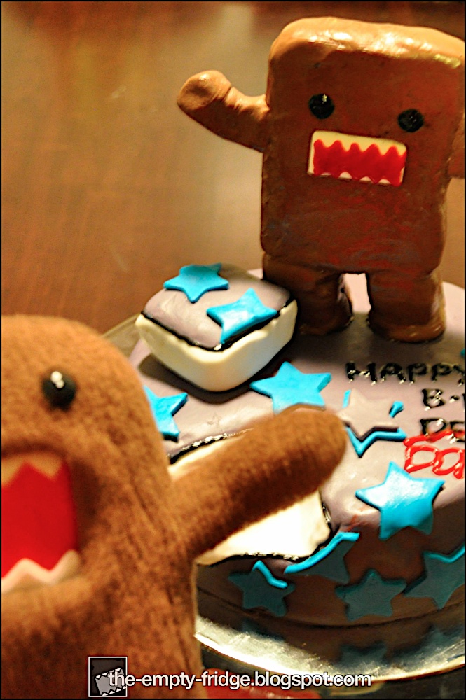 The Empty Fridge.: The Domo Birthday Cake!
