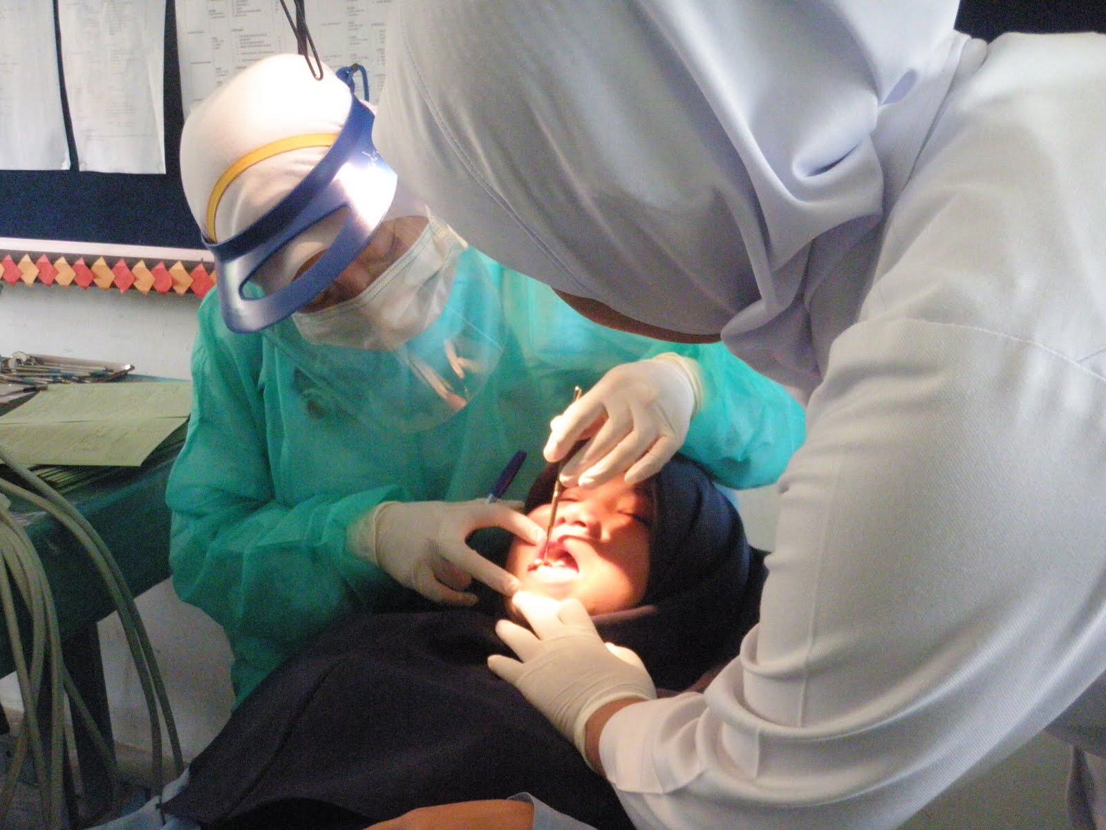 TERLALU ISTIMEWA: CABUT GIGI @ TAMPAL GIGI? ALAMAK