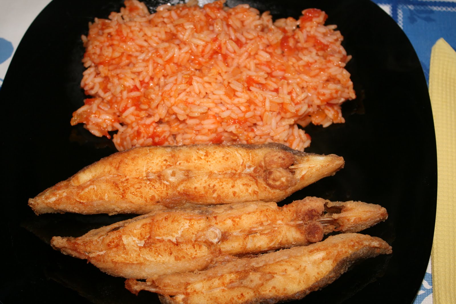 A arte dos tachos: Raia Frita com Arroz de Tomate