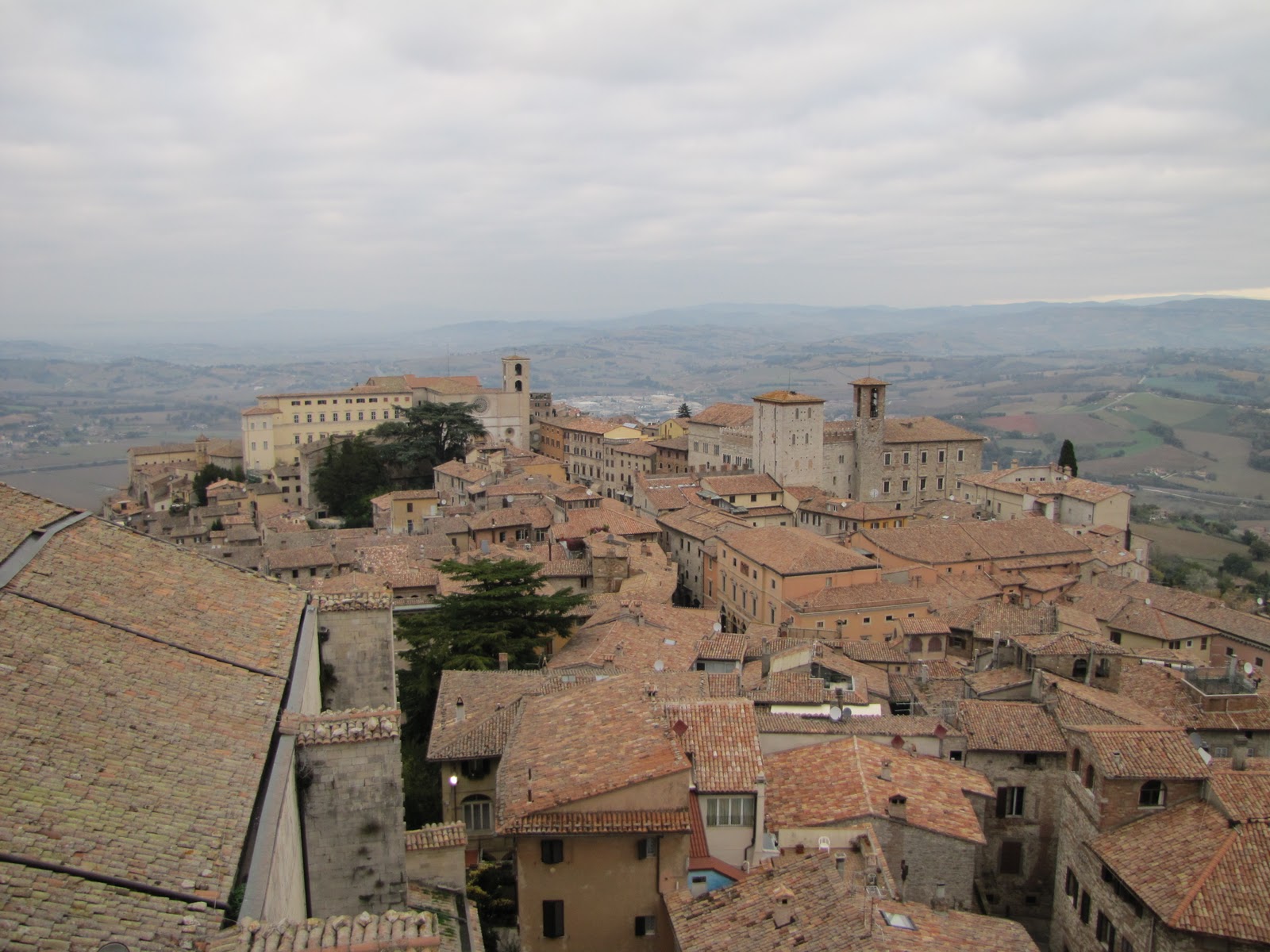 Rome, le temps d'un semestre: Todi: un petit village dans la campagne ...