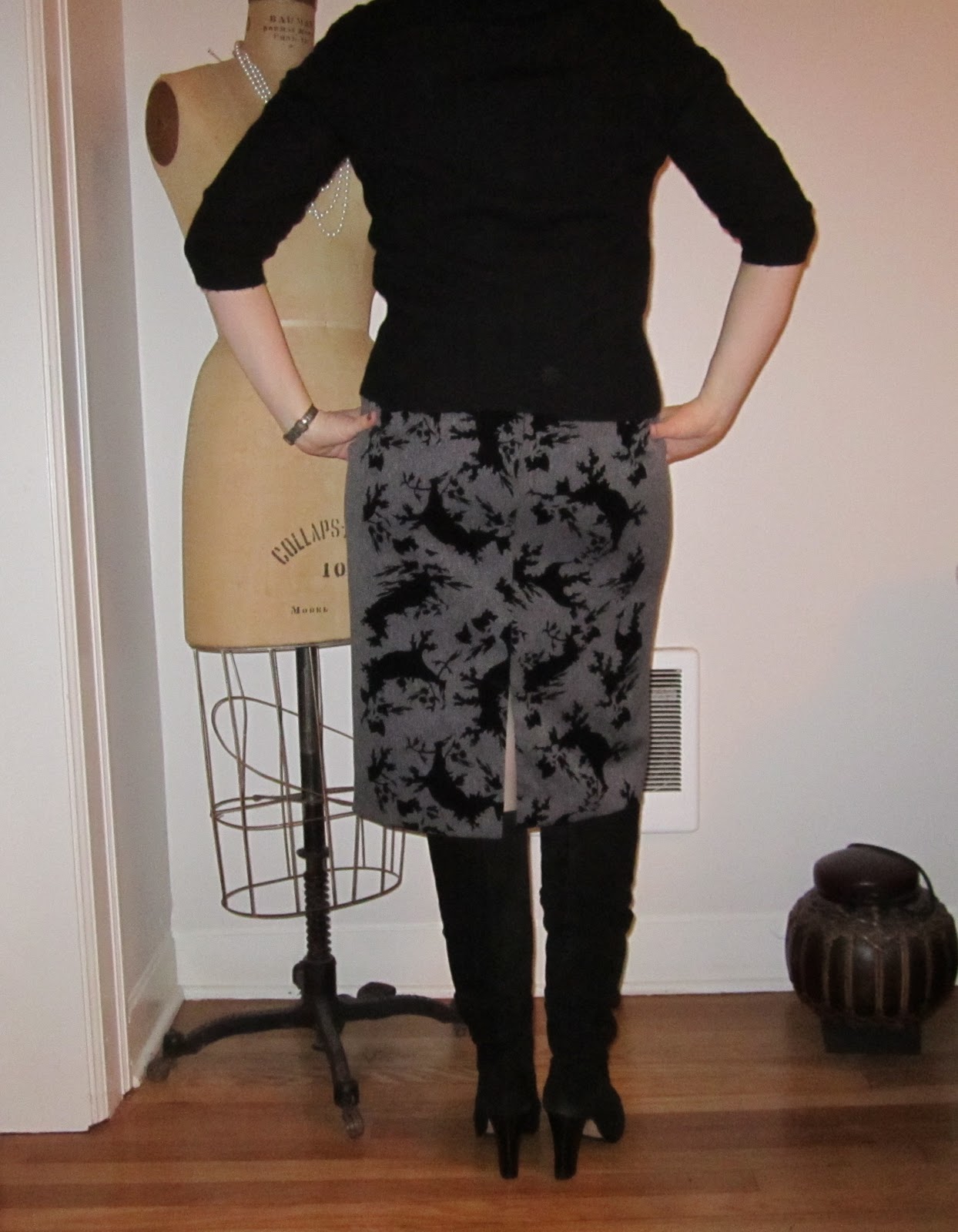 Behind the Scenes at the Circus: Pencil Skirt- Burda 8155- Pattern Review