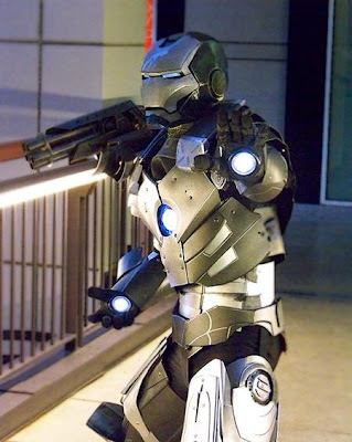 Iron Man 2 - Awesome War-Machine Costume - Pics Among Us