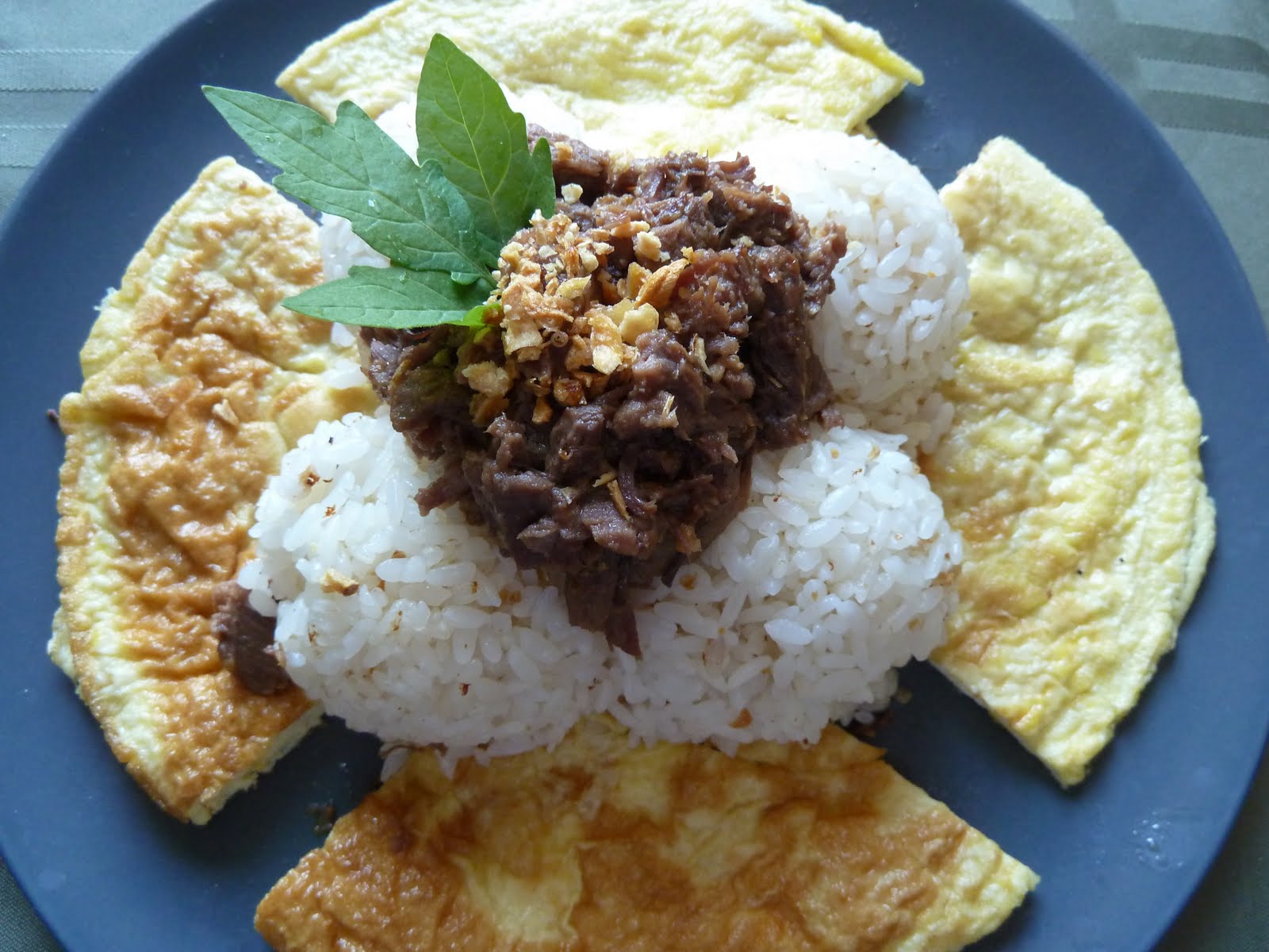 Macro Marketing A's Goodies' PAK KAIN: TENDER BEEF ADOBO Breakfast