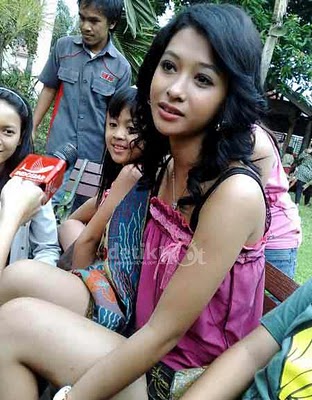 Poppy Bunga Former FHM Magazine model