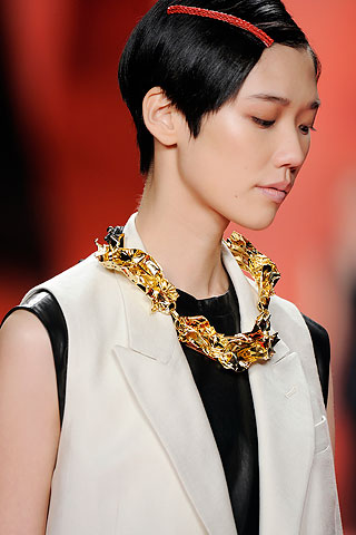 STILISSIMO: CHIC OBSESSION- HOW TO BE CHIC GIRL IN FEW SIMPLE STEPS