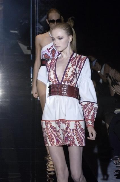 Fatal Perfection: one of the skinniest models of today