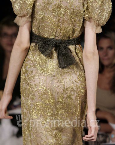 Fatal Perfection: one of the skinniest models of today