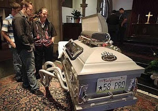 Mighty Lists: 7 bizarre funeral photos
