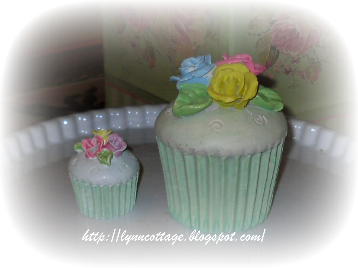 lynn's cottage: CUPCAKES FOR SALE.......