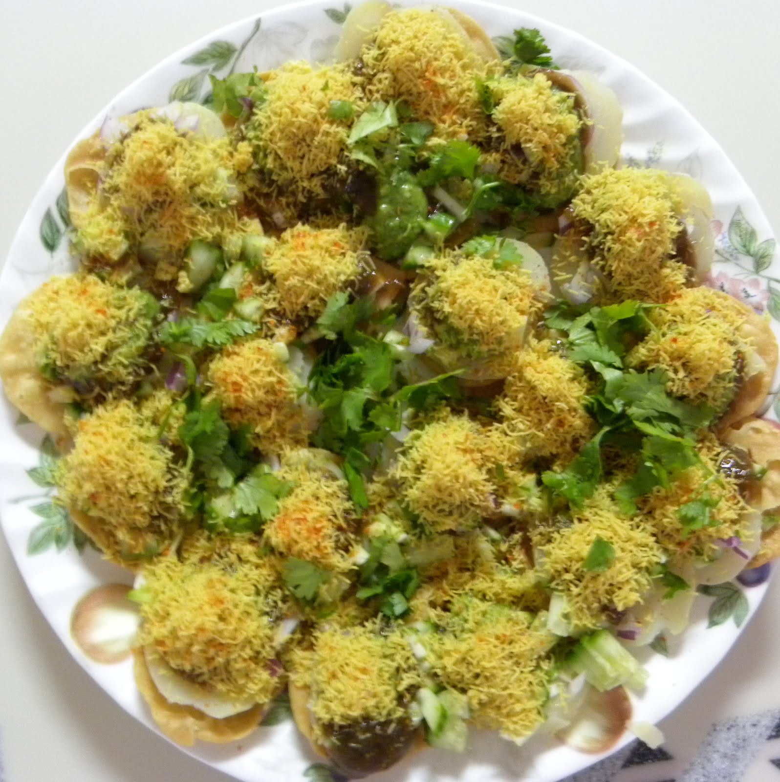 Sev Batata Puri - TheVegFusion
