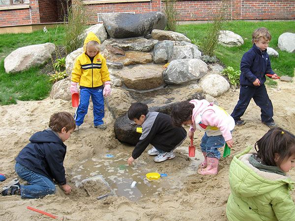 let the children play: water play in the preschool playscape