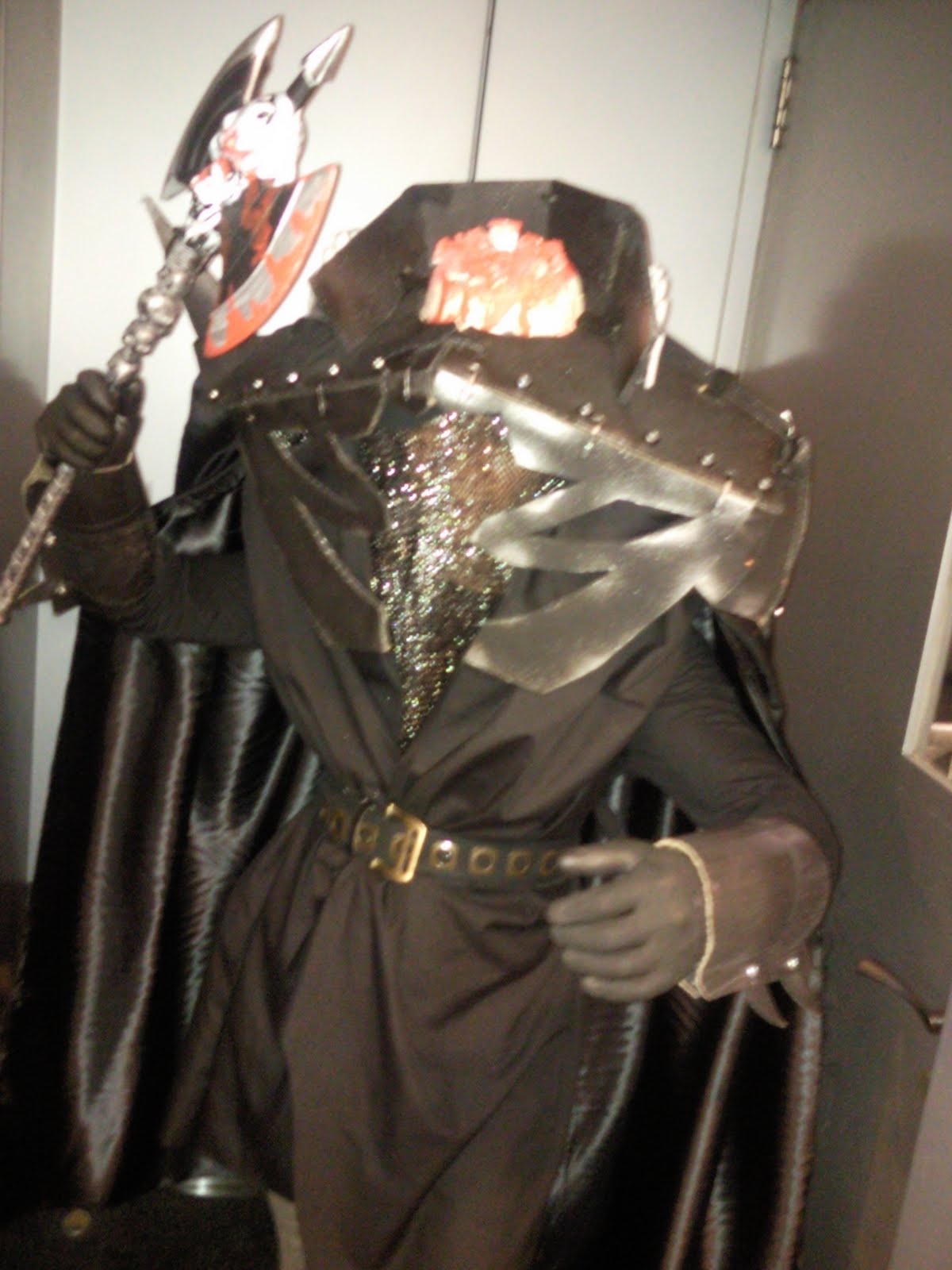 my speciality is Randomness: guide to cutting queue during halloween at ...