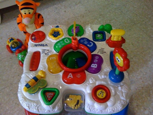 Macam-Macam-Ada: Vtech Busy Play Table