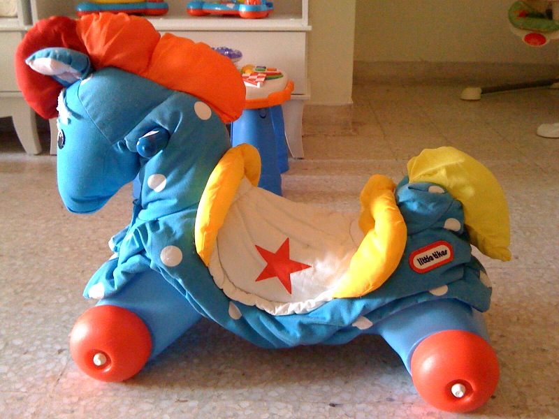 Macam-Macam-Ada: Little Tikes Riding Blue Horse