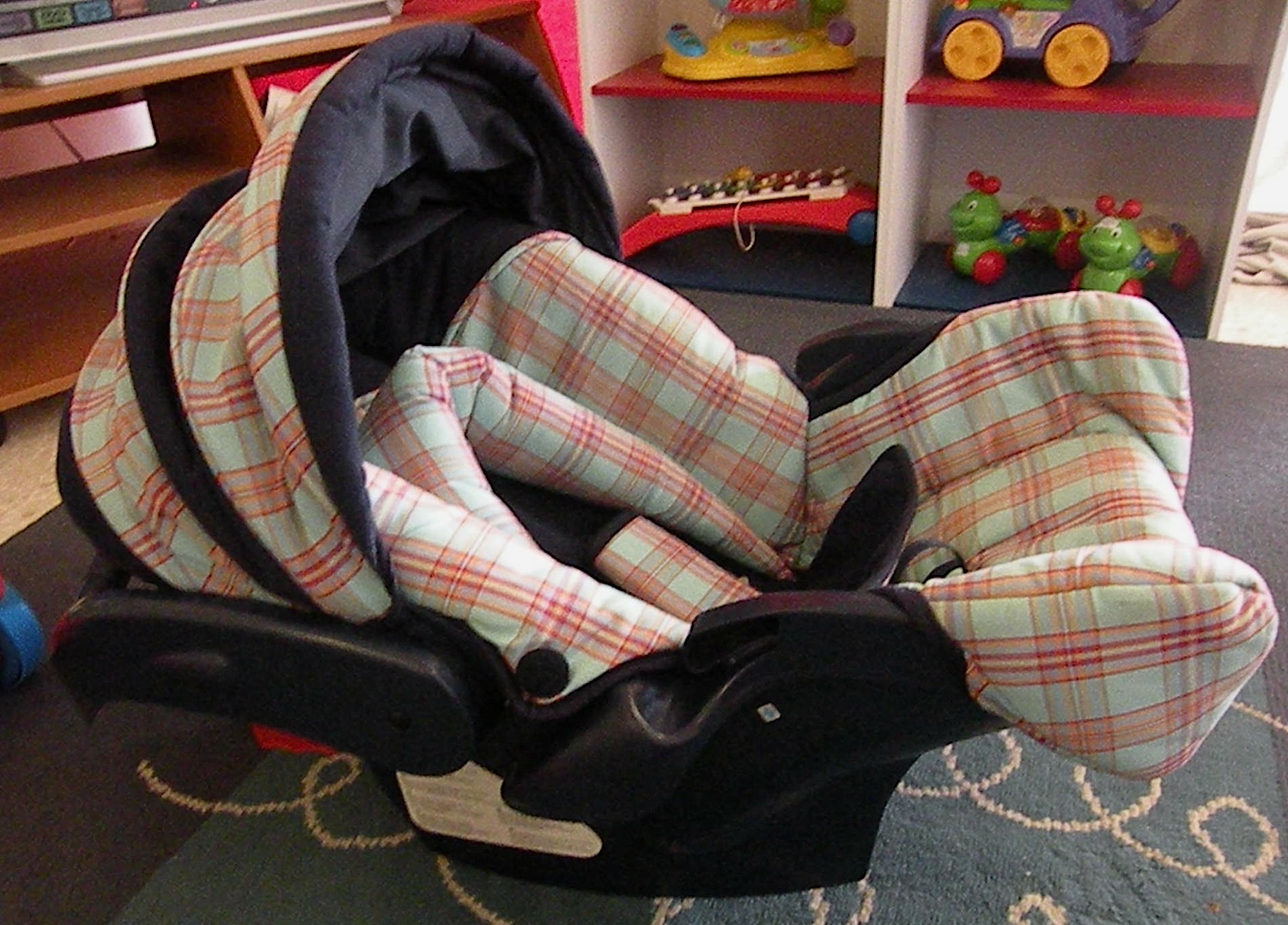 Macam-Macam-Ada: Mothercare Infant Carrier and Carseat