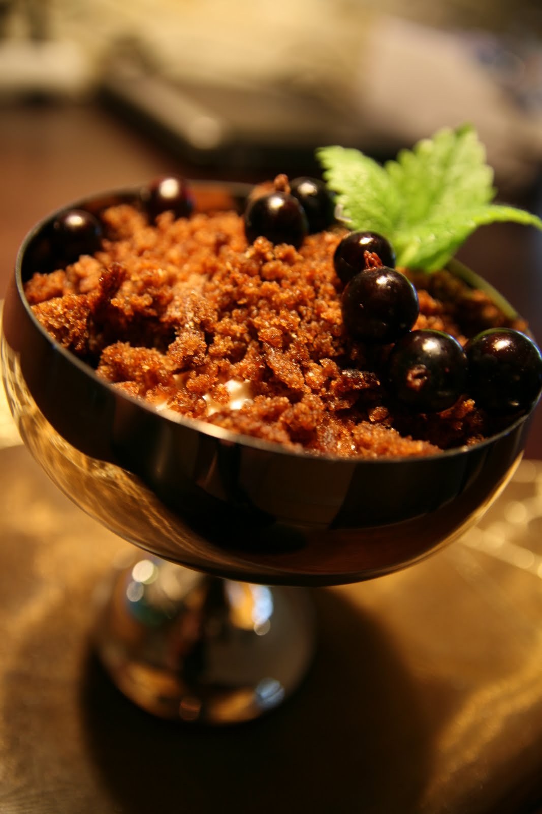 Kiisuemme virtuaalne kokaraamat: Kihiline magustoit Amaretto'ga