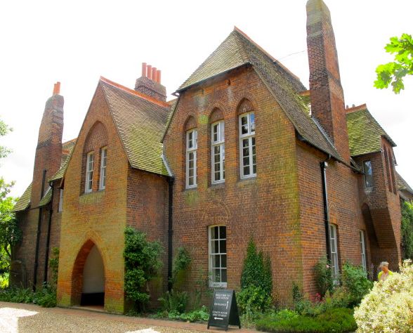 William Morris Fan Club: Pilgrimage to Red House