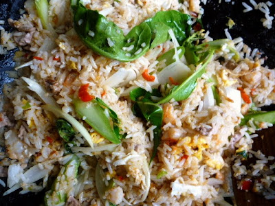 3 hungry tummies: Khao Phat Kaphrao ข้าวผัดกะเพรา Thai Fried Rice With ...