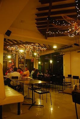 Backpacking Philippines: Tacloban Restaurants: Ocho Seafood and Grill