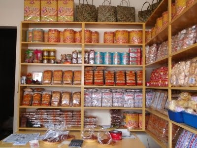 Backpacking Philippines: Pasalubong Shopping on Calle Budin, Tayabas ...