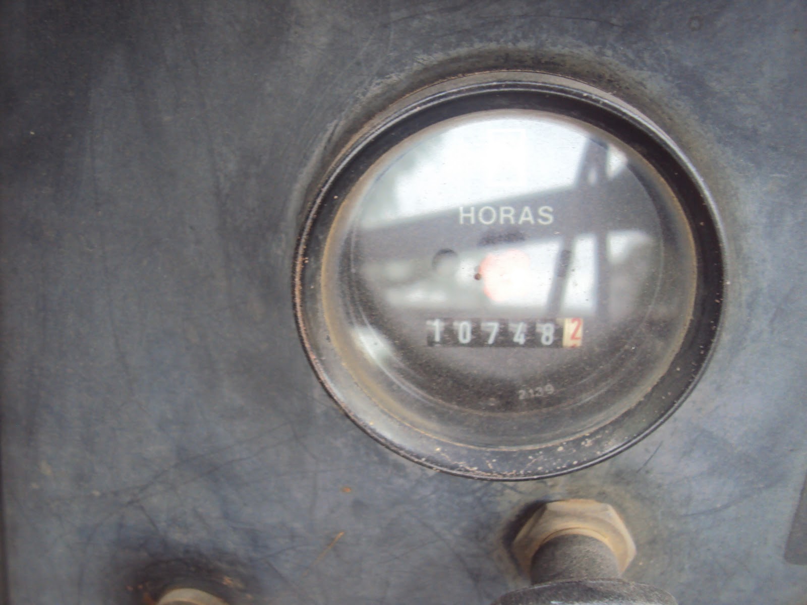 Ney Máquinas Agrícolas: Vendo valmet 885