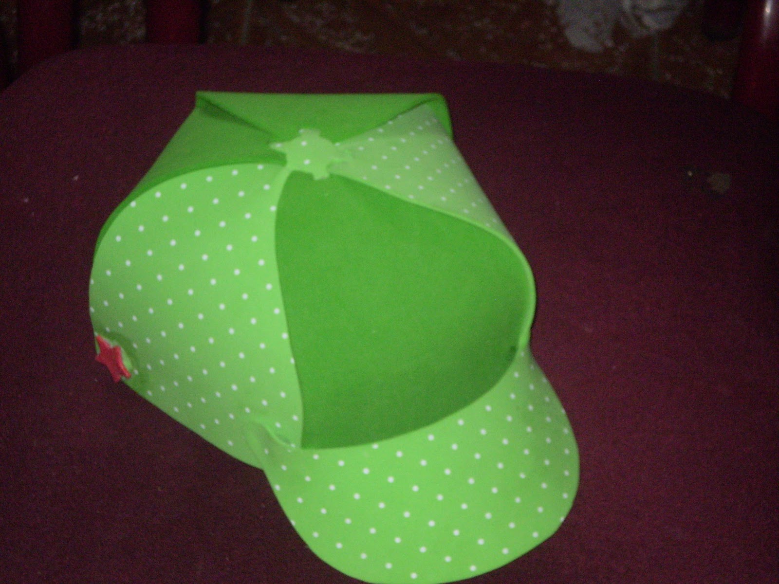 Blog da Tati: Boné em e.v.a. a criançada vai amar!!!