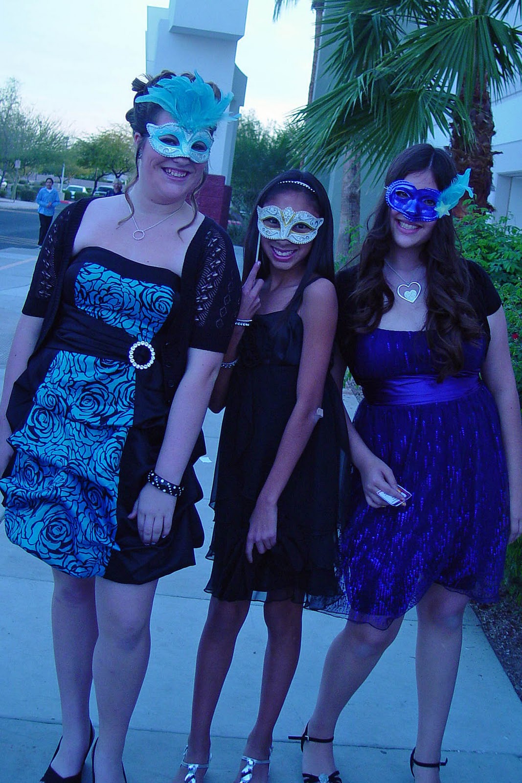 CalleLillyCafe: Jr High Masquerade Dance