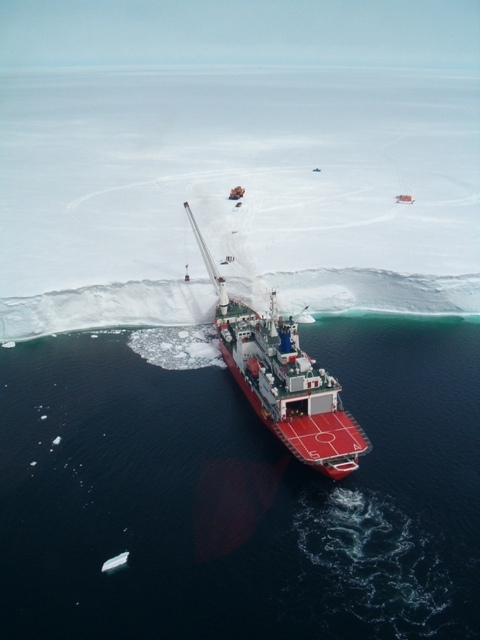 Captain Fred's Blog: SA Agulhas Aerial shots workng cargo