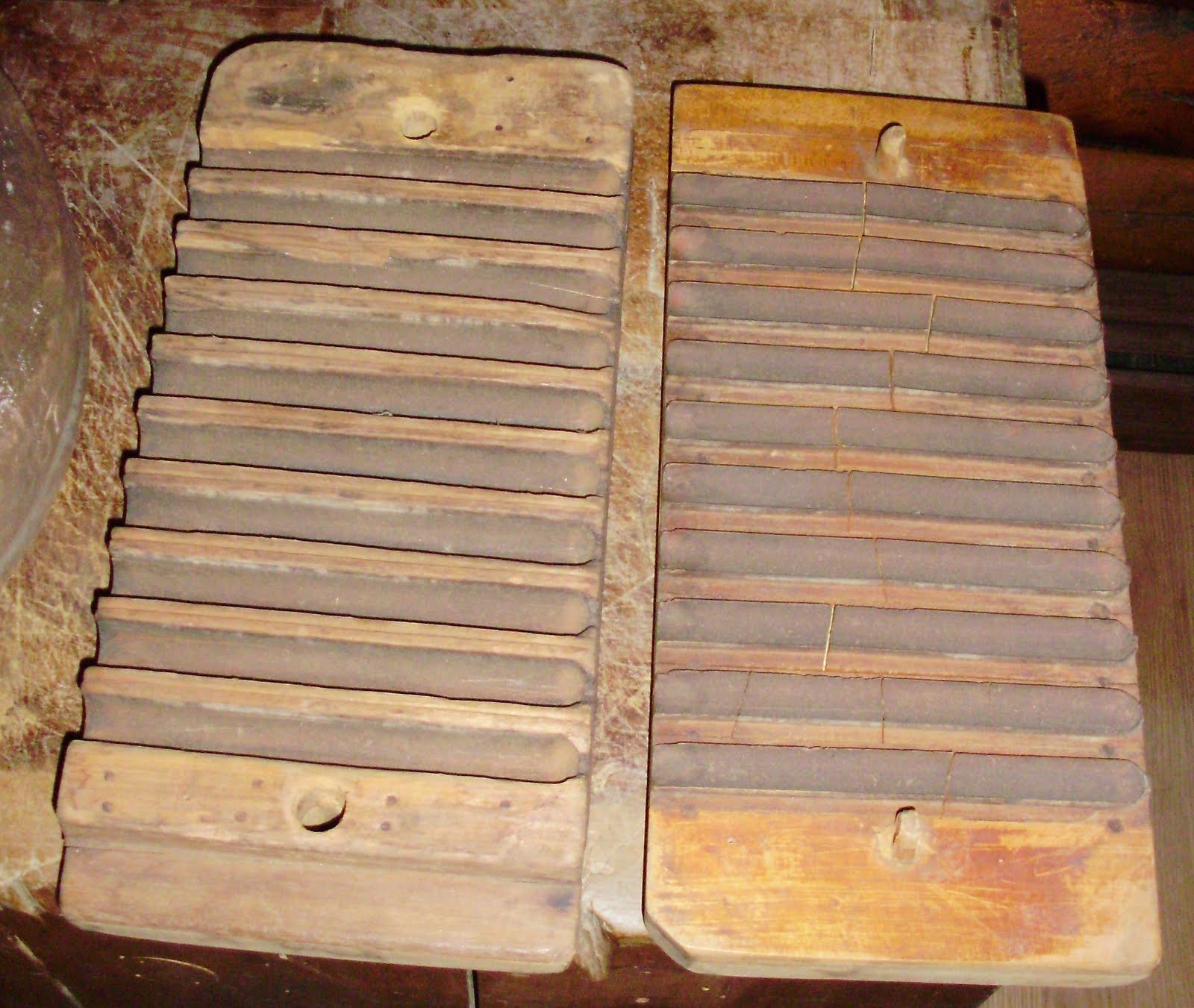 Log Cabin Antiques & Gifts: Cigar Press