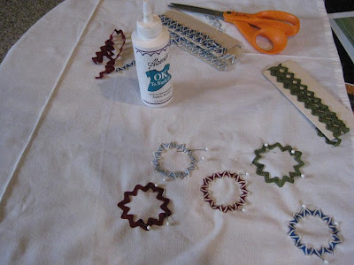 Gumbo Lily: Ric-rac flowers embroidery tutorial....