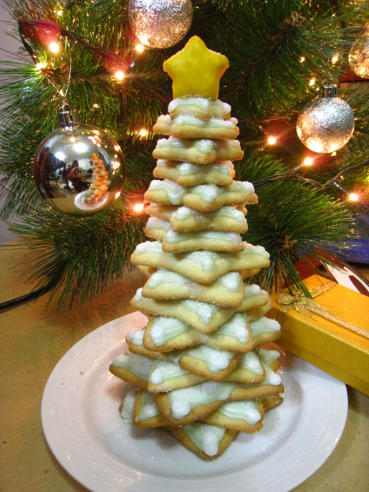 Something Sweet: Christmas Tree Cookie Tower