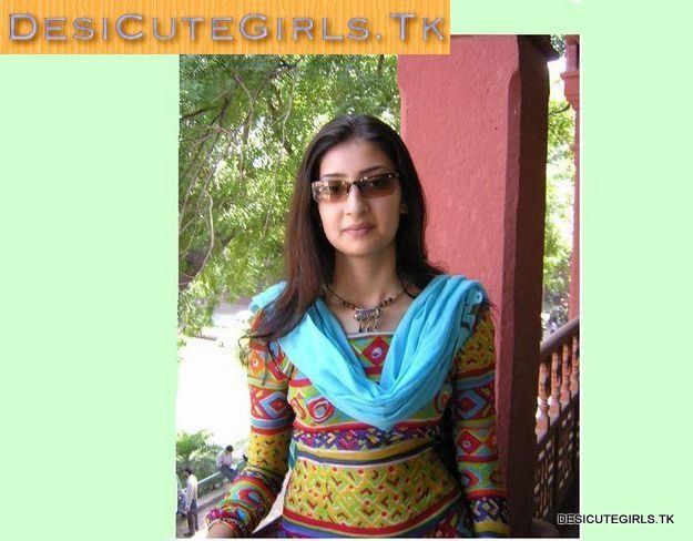 Latest Cute Girls Pictures: MULTAN GIRLS