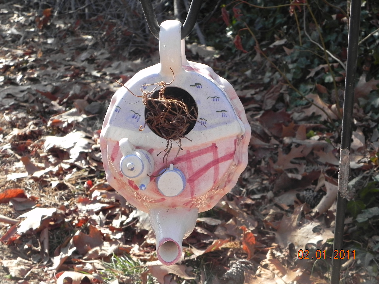 A Purpose to Repurpose: What Once Was a Teapot is Now a Birdhouse ...