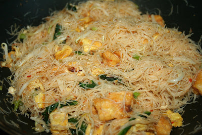 In The Kitchen With ME: Dry Fried Bee Hoon