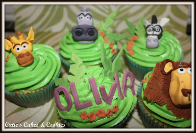 Catie's Cakes & Cookies: Madagascar Cupcakes