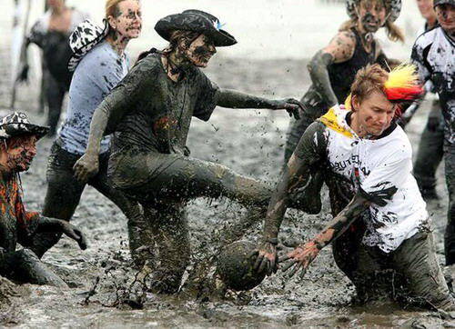 uniQuePic: Mud Football
