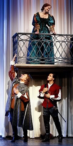 Roger's Blog: Cyrano de Bergerac: Act 3 Balcony Scene