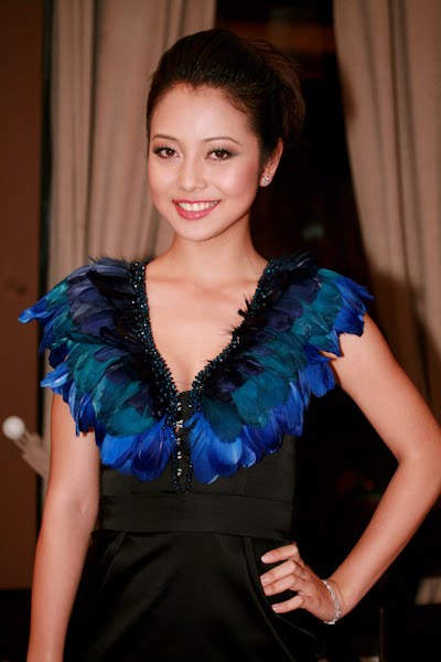 SHOWBIZ PHOTO REPORT: Jennifer Pham as a Model in Chung Thanh Phong ...