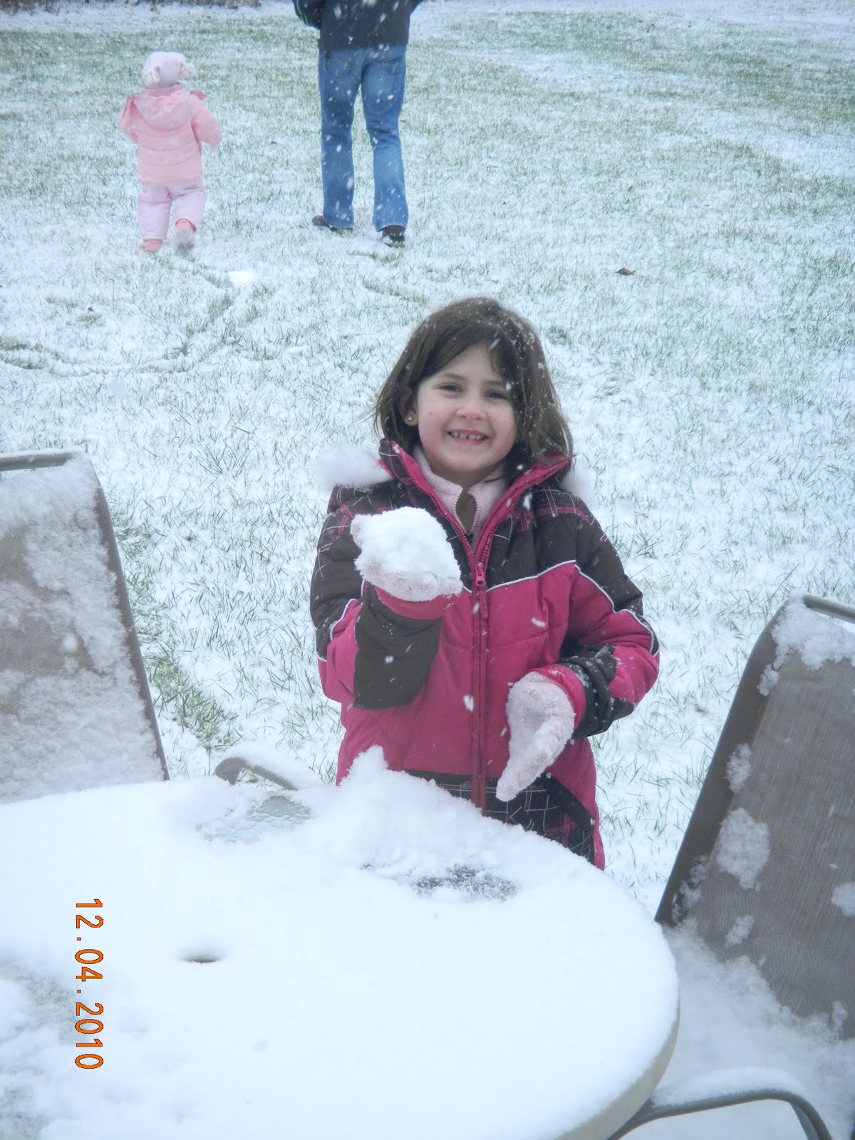 Biscuit Sisters: Snow bunnies!