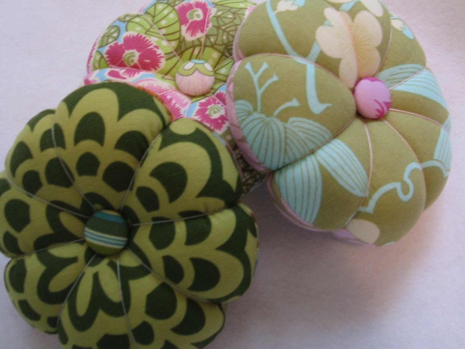 The Old Brick Boutique: Pin Cushions!