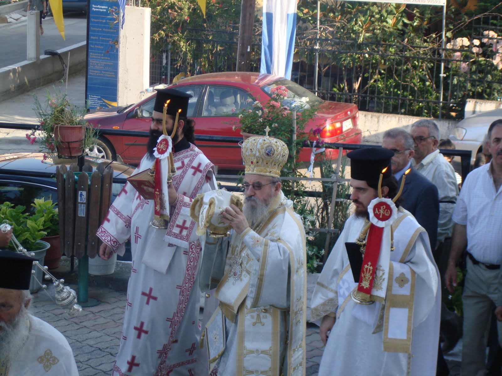 "ΤΑΞΙΔΙ ΧΩΡΙΣ ΤΑΥΤΟΤΗΤA": ΤΙ ΕΙΝΑΙ ΤΑ ΕΓΚΑΙΝΙΑ ΙΕΡΟΥ ΝΑΟΥ ΚΑΙ ΠΩΣ ...