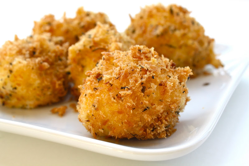 Deep-Fried Bocconcini With Garlicky Marinara Sauce