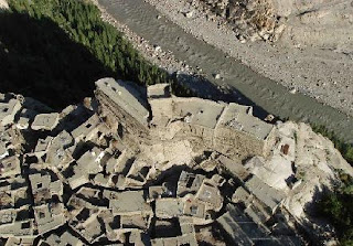 HUNZA = The Hidden Paradise =: Altit fort in different sides