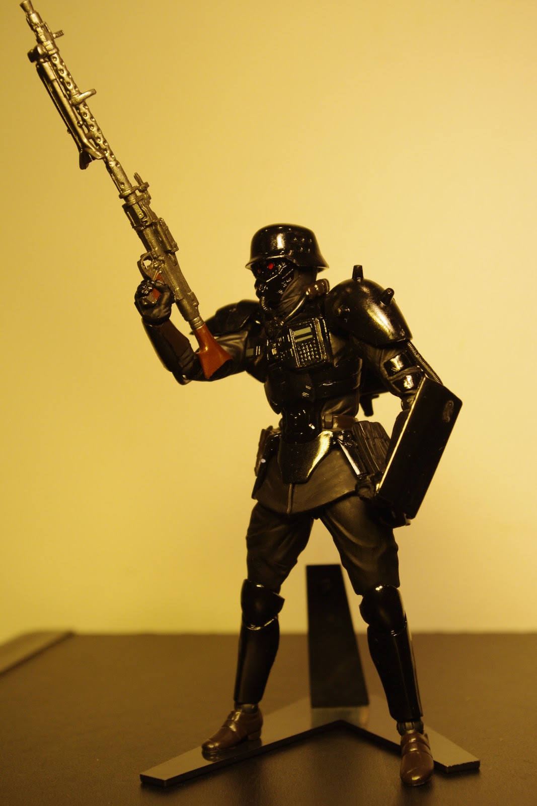 Na Boca Do Lobo: The Red Spectacles', figura da Kaiyodo